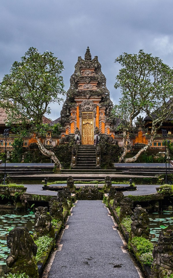 The Magic of the Palace in Ubud, a Place of Music and Dance | Bvlgari ...