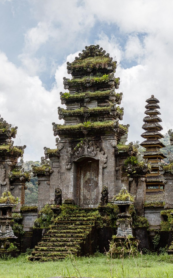 A Temple Isolated in the Middle of a Lake - The Temple of Gubug ...