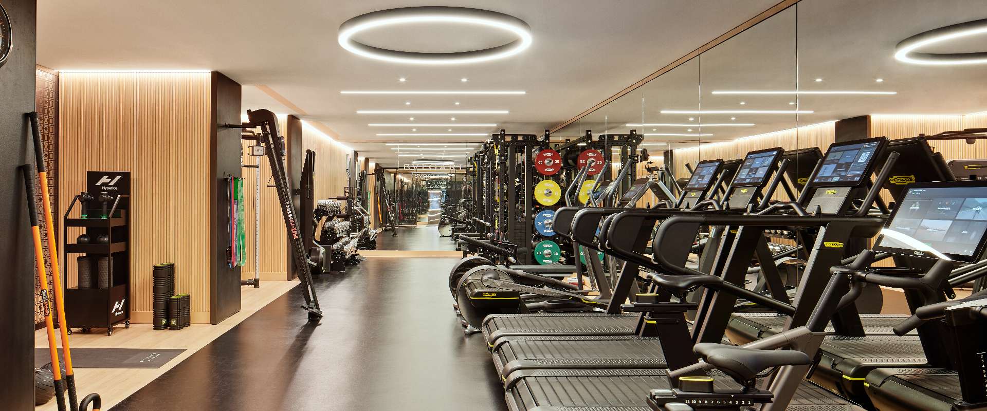 Gym, fitness and personal trainer at luxury Spa center in Milan ...