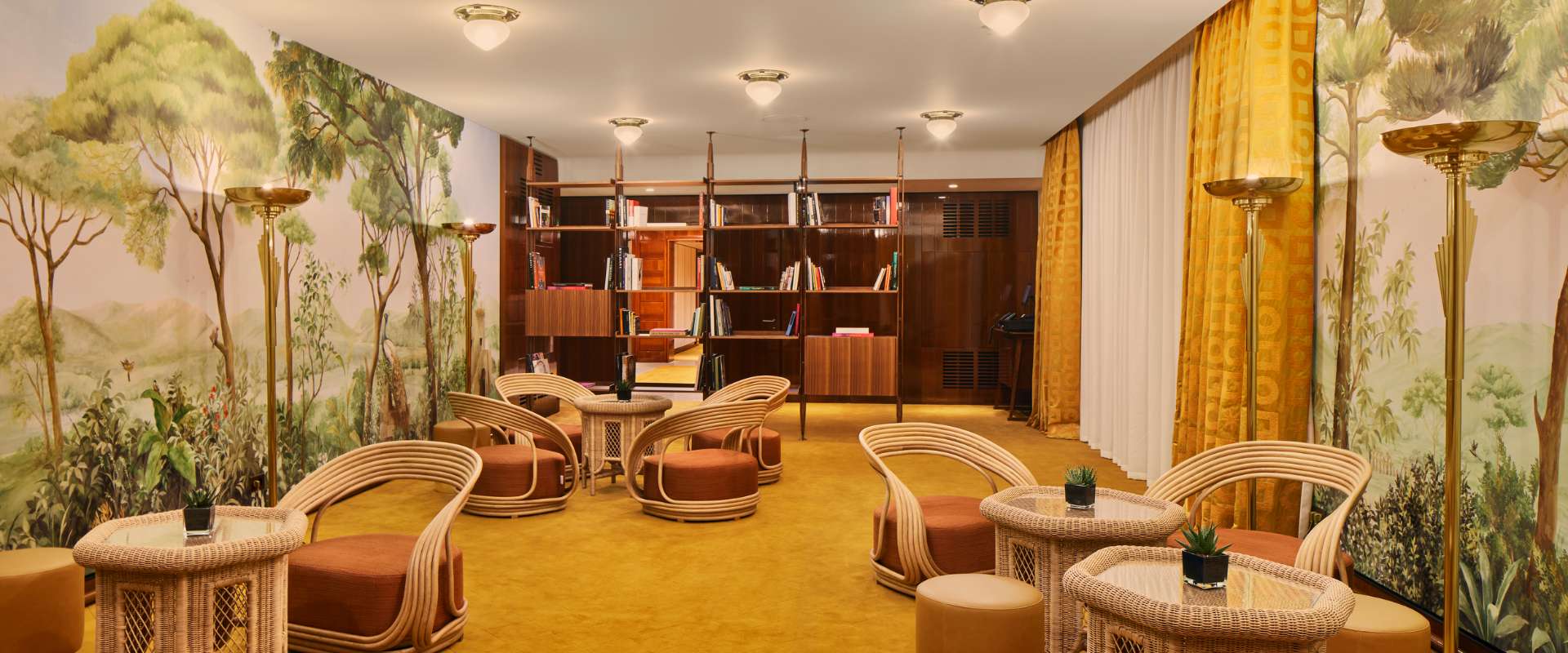 Intimate Champagne Bar in Rome | Bvlgari Hotel Roma