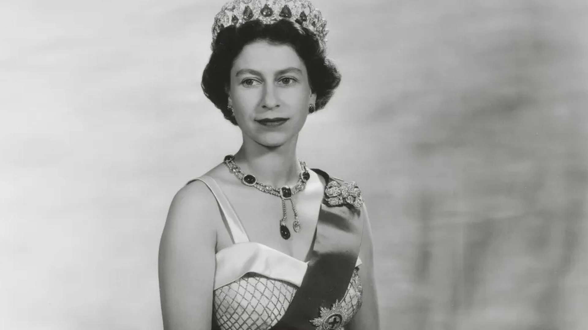 Dressing the Crown | Bvlgari Hotel London