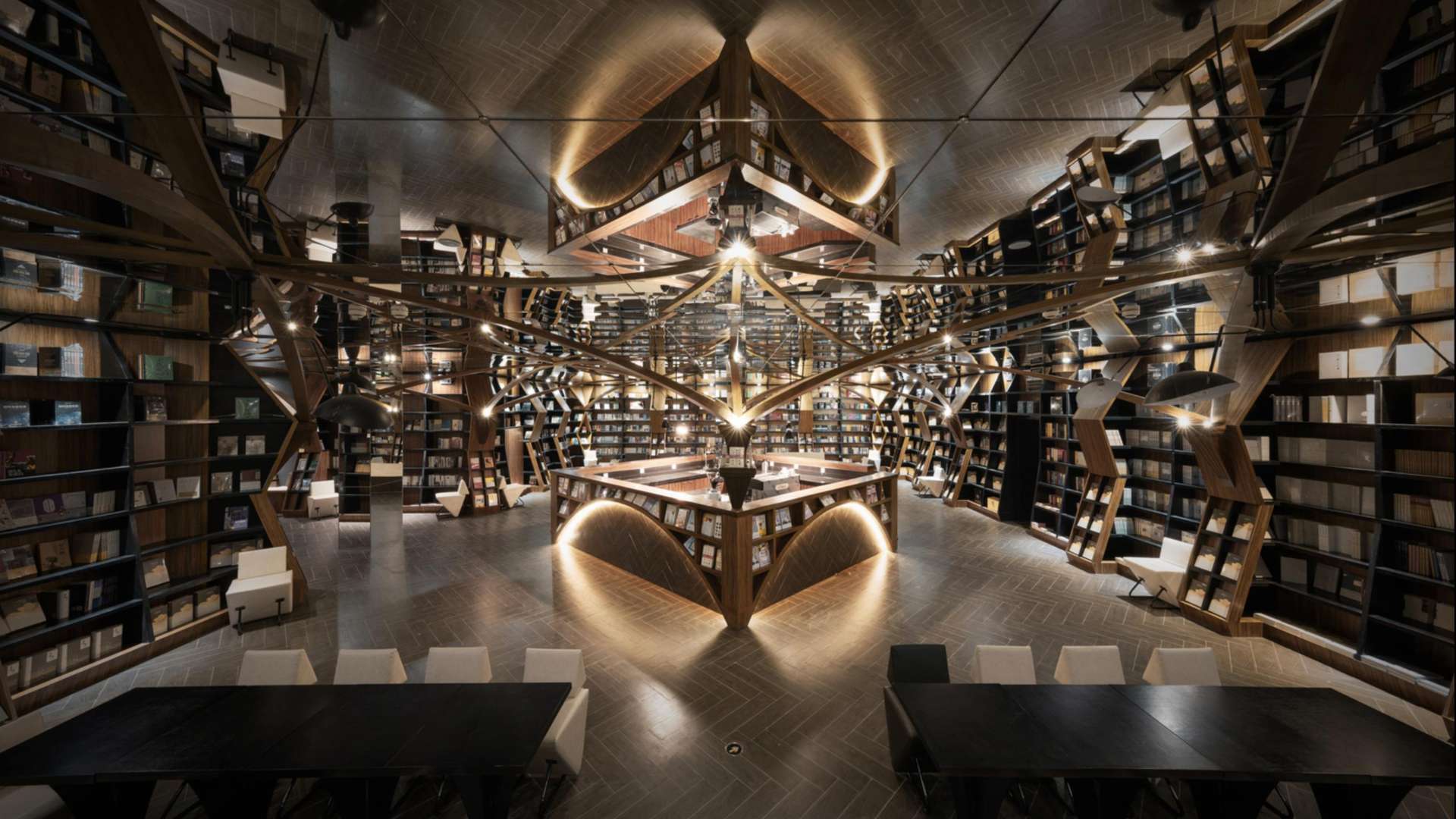 A Bookstore Born from the Interaction between Architecture and a Love ...